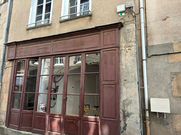 Maison 7 pièces à Saint-Léonard-de-Noblat, à vendre