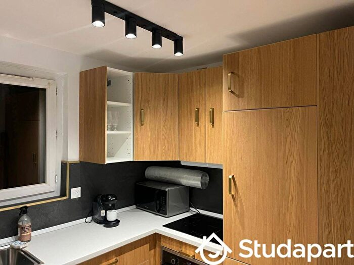 Appartement à louer - Agent Sarre-Centre-Les Vallées-La Garenne, Colombes - 1 pièce - 3 chambres