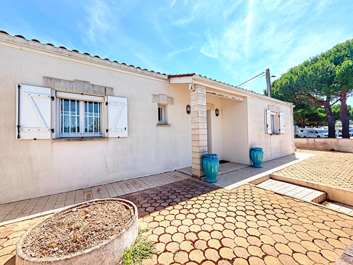 Maison 5 pièces à Saint-Georges-de-Didonne, Centre-ville, à vendre