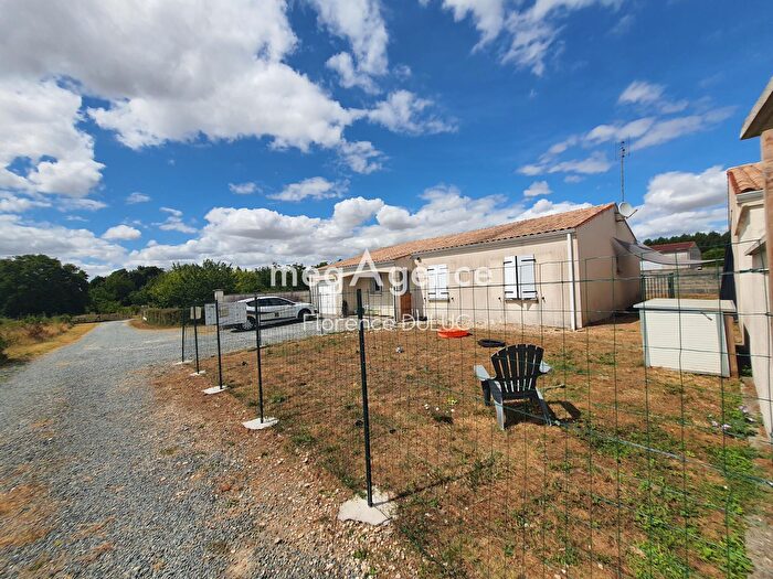 Maison à vendre - Saint-Jean-dAngély - 4 pièces - 3 chambres