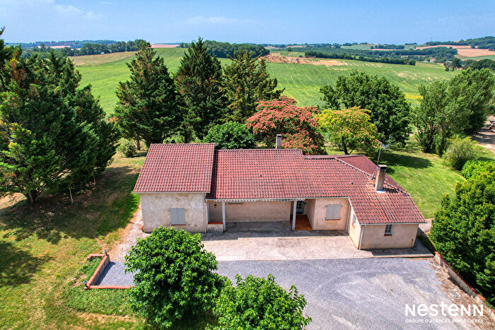 Maison à louer - Saint-Puy - 5 pièces - 4 chambres