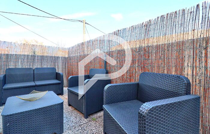 Appartement à louer - Vinon-sur-Verdon - 5 pièces - 4 chambres