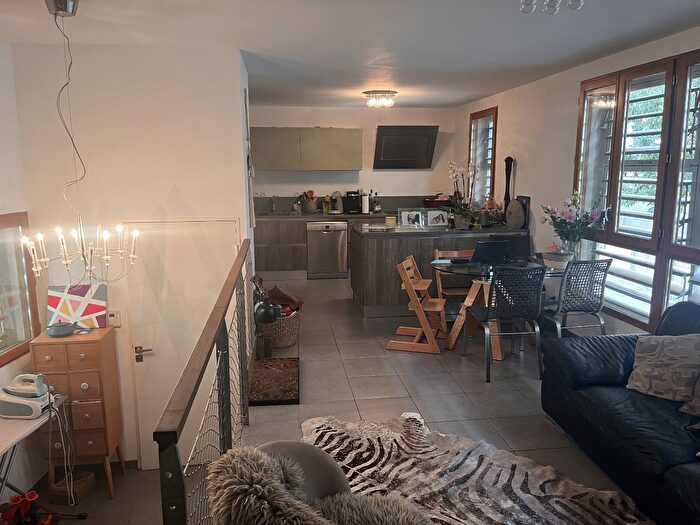 Appartement à vendre - Marseille e , La Joliette - 4 pièces - 3 chambres