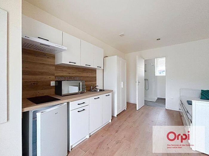 Appartement à louer - La Caserne-Les Guineberts, Montluçon - 1 pièce