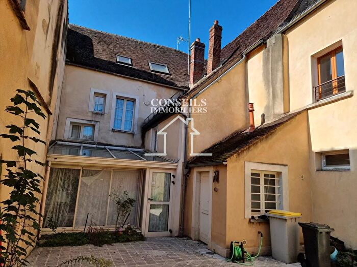 Maison à vendre - Villeneuve-sur-Yonne - 5 pièces - 3 chambres