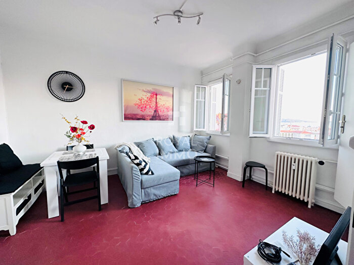 Appartement à louer - Toulon, Saint-Roch - 1 pièce