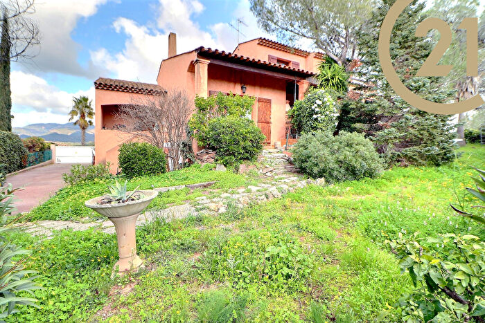 Maison 5 pièces à vendre à Saint-Raphaël