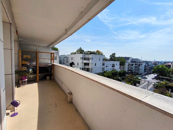 Suresnes, Carnot, Gambetta : Appartement 3 pièces à vendre