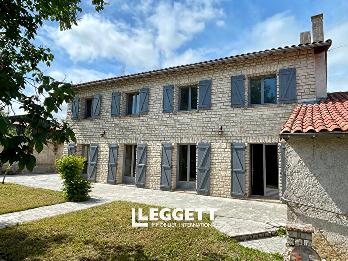 Maison à vendre - Rouillac - 13 pièces - 6 chambres