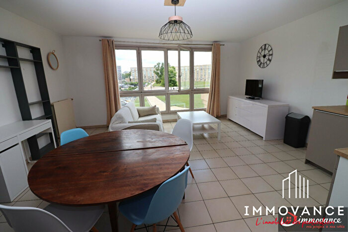 Appartement à louer - Montpellier, Antigone - 3 pièces - 2 chambres