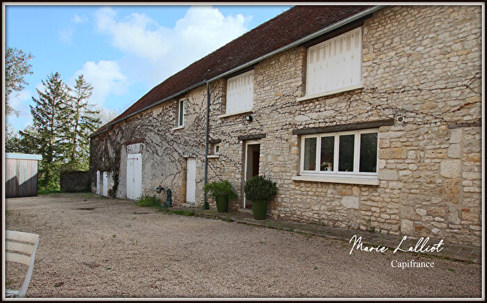 Maison à vendre - Yèvre-la-Ville - 8 pièces - 4 chambres