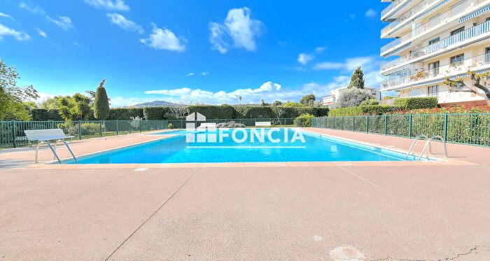 Appartement à vendre - Antibes, Antibes-les-Pins, Trianon, Le Fournel, Peyregoue - 4 pièces - 3 chambres