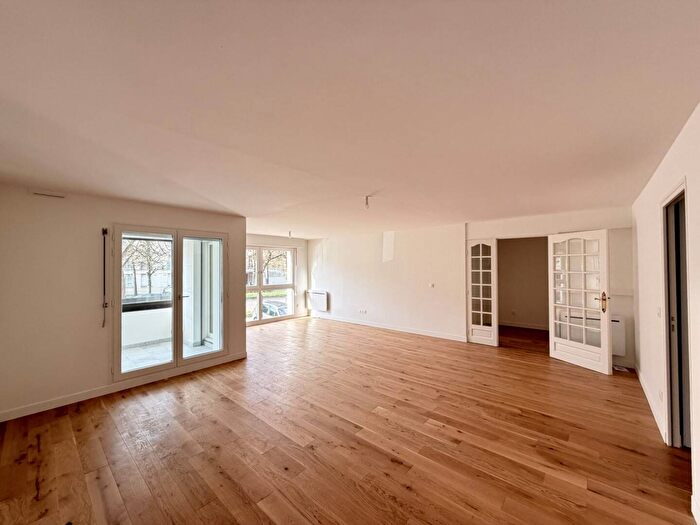 Appartement à louer - Nouveau Chesnay, Le Chesnay-Rocquencourt - 4 pièces - 2 chambres