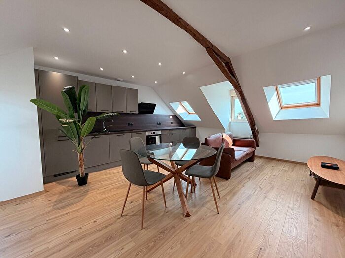 Appartement à louer - Sillé-le-Guillaume - 3 pièces - 2 chambres