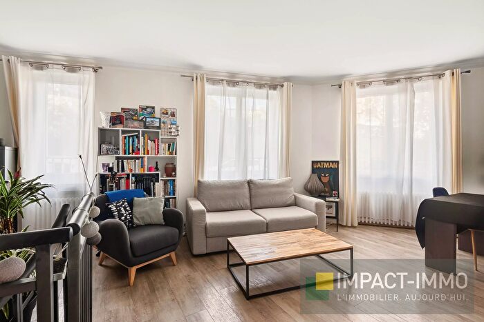 Asnières-sur-Seine, Bécon, Bourguignons : Appartement 4 pièces à vendre