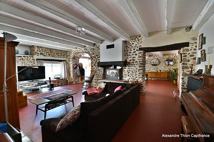Maison à vendre - Druillat - 8 pièces - 5 chambres