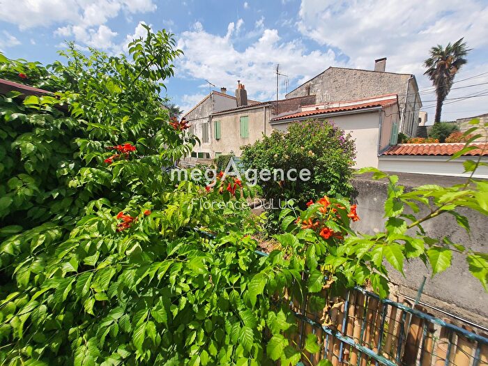 Maison 6 pièces à Saintes, Centre-ville, à vendre