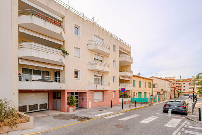 Hyères, Centre-ville : Appartement 2 pièces à vendre