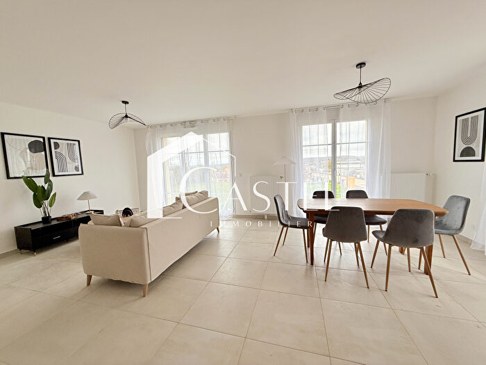 Maison 6 pièces à Morainvilliers, à vendre