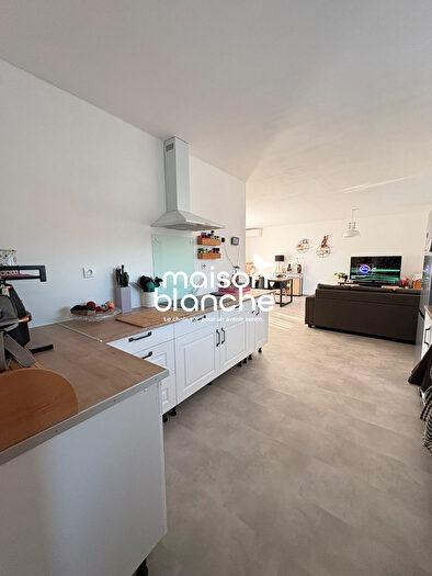 Maison 4 pièces à Saint-Médard-de-Guizières, à vendre