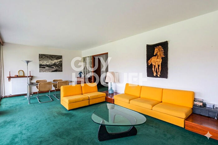 Appartement à vendre - Le Pecq, Canada - 6 pièces - 4 chambres