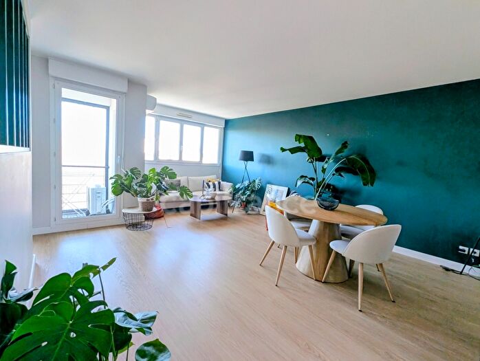 Appartement à louer - Bordeaux, La Bastide - 3 pièces - 2 chambres