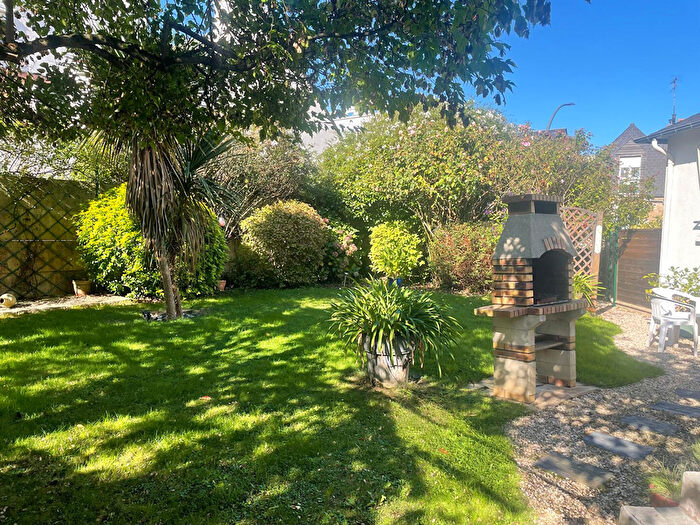 Maison à vendre - Quartiers Nord-Est, Jeanne dArc - 5 pièces - 3 chambres