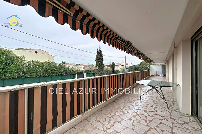 Appartement à vendre - Antibes, Rastines, Super Antibes, Laval, La Fontonne - 3 pièces - 2 chambres