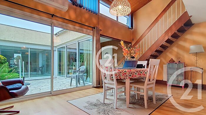 Maison à vendre - Cognac, Crouin - 6 pièces - 3 chambres