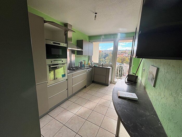 Appartement à louer - Autres quartiers et hameaux, Pont-Évêque - 5 pièces - 3 chambres