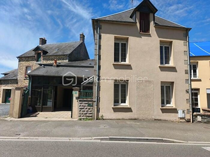Maison 7 pièces à Saint-Cyr-en-Pail, à vendre