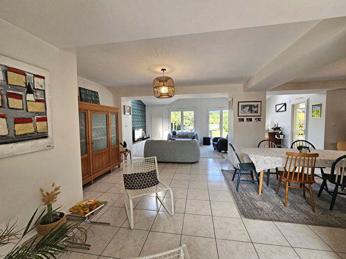 Maison à vendre - Cholet - 9 pièces - 5 chambres