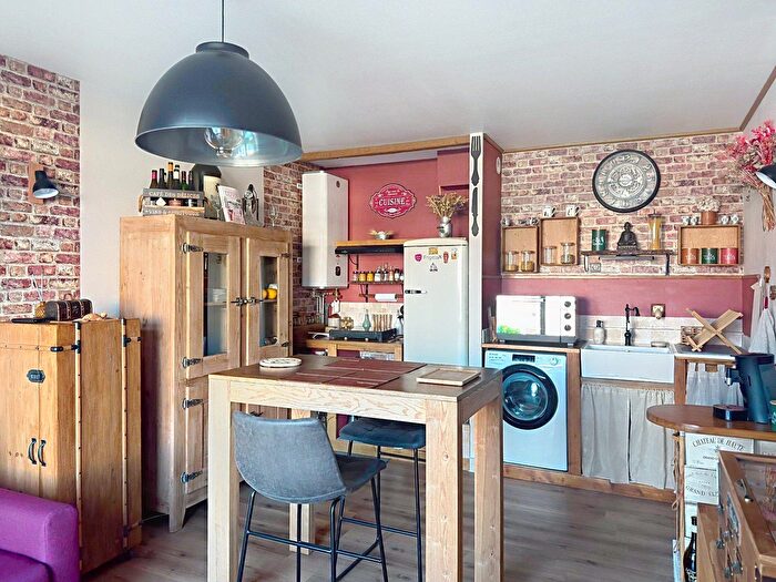 Appartement à vendre - Rochefort, Centre-ville - 2 pièces - 1 chambre