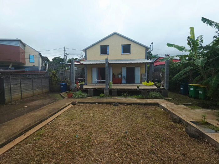 Maison à vendre - Les Trois-Bassins, Centre-ville, Bois de Nèfles - 6 pièces - 4 chambres