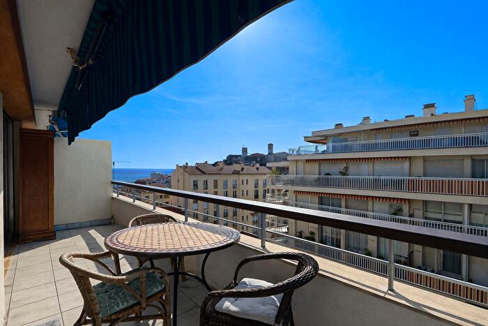 Appartement à vendre - Cannes, Petit Juas - 2 pièces - 1 chambre