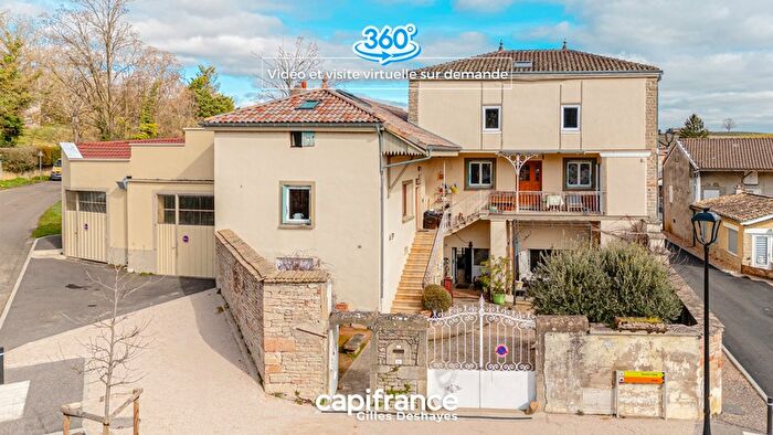 Davayé : Maison 10 pièces à vendre