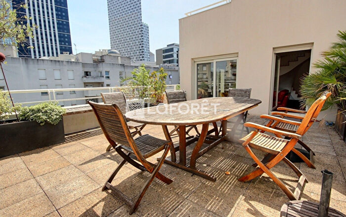 Appartement 5 pièces à Courbevoie, Faubourg de l'Arche, à vendre