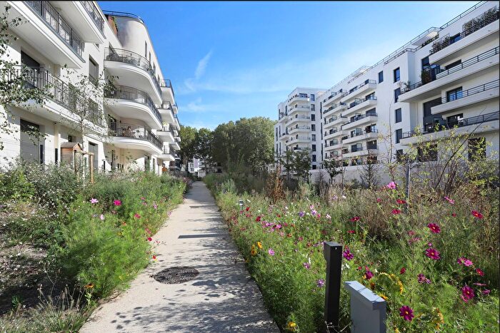 Appartement à louer - Plateau-Grèves-Europe-Gare du Stade-Fossés Jean, Colombes - 4 pièces - 3 chambres