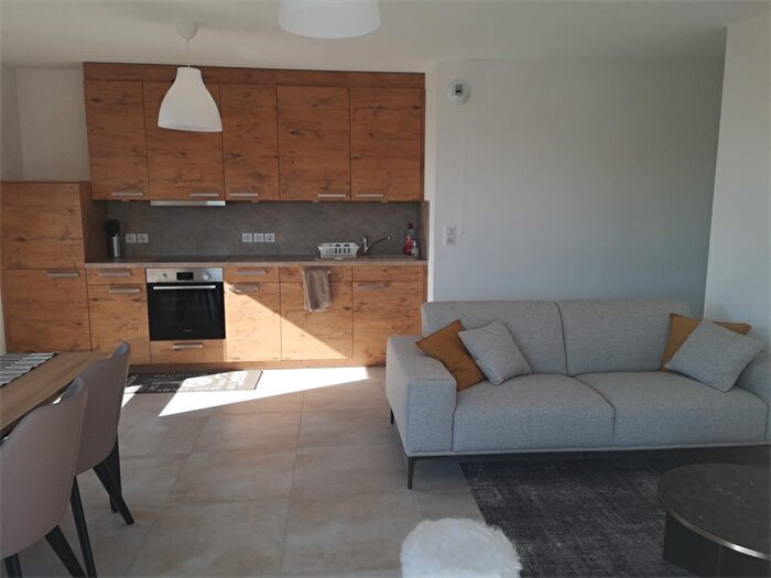 Appartement à louer - Saint-Louis - 3 pièces - 2 chambres