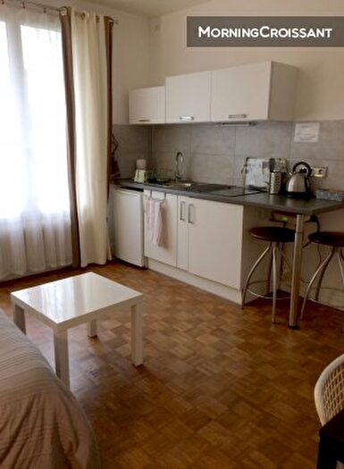 Appartement à louer - Versailles, Porchefontaine - 1 pièce