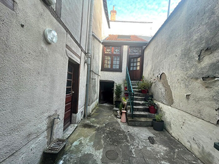 Maisons à vendre et appartements à louer - 3