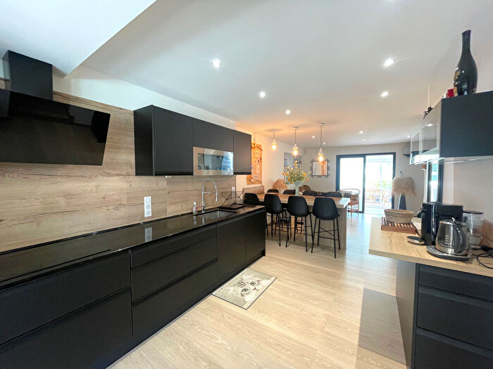 Appartement à vendre - Grimaud - 4 pièces - 3 chambres