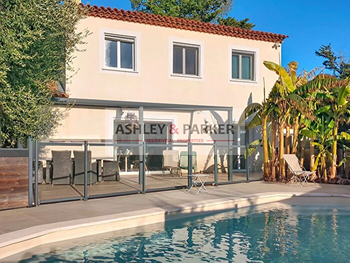 Maison à vendre - Vence, La Sine, La Plus Basse Sine - 6 pièces - 4 chambres