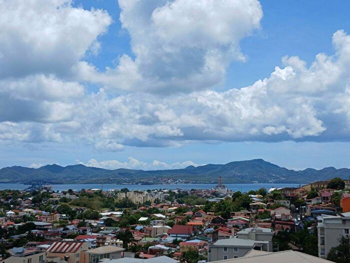 Appartement à louer - Fort-de-France - 3 pièces - 2 chambres