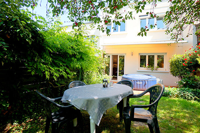 Maison à vendre - Mézières-sur-Seine - 5 pièces - 3 chambres