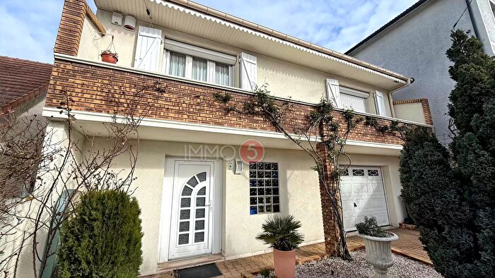 Maison à vendre - Livry-Gargan, Gargan - 8 pièces - 4 chambres