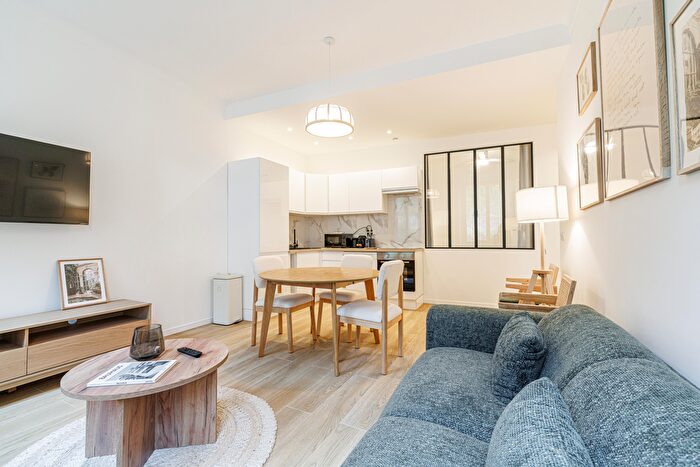 Appartement à louer - Nice, Le Port - 3 pièces - 2 chambres