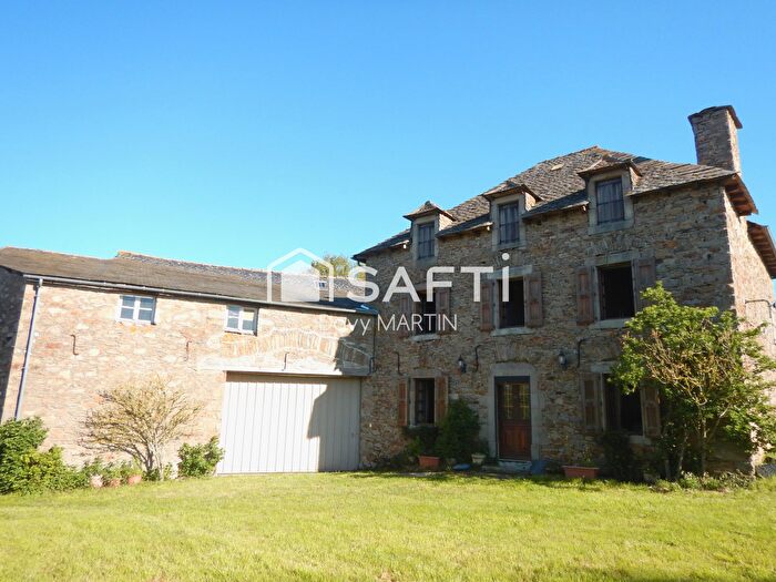 Maison à vendre - Villefranche-de-Panat - 6 pièces - 4 chambres