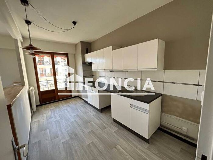 Appartement à louer - Gambetta, Nîmes - 3 pièces - 2 chambres