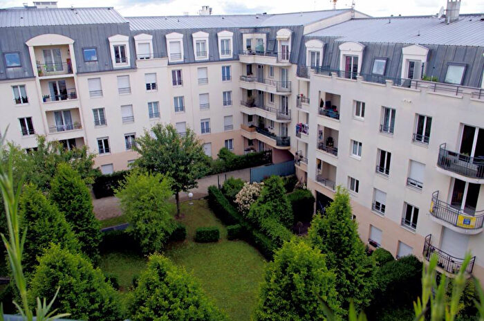 Appartement 2 pièces à Brétigny-sur-Orge, Centre-ville, à louer